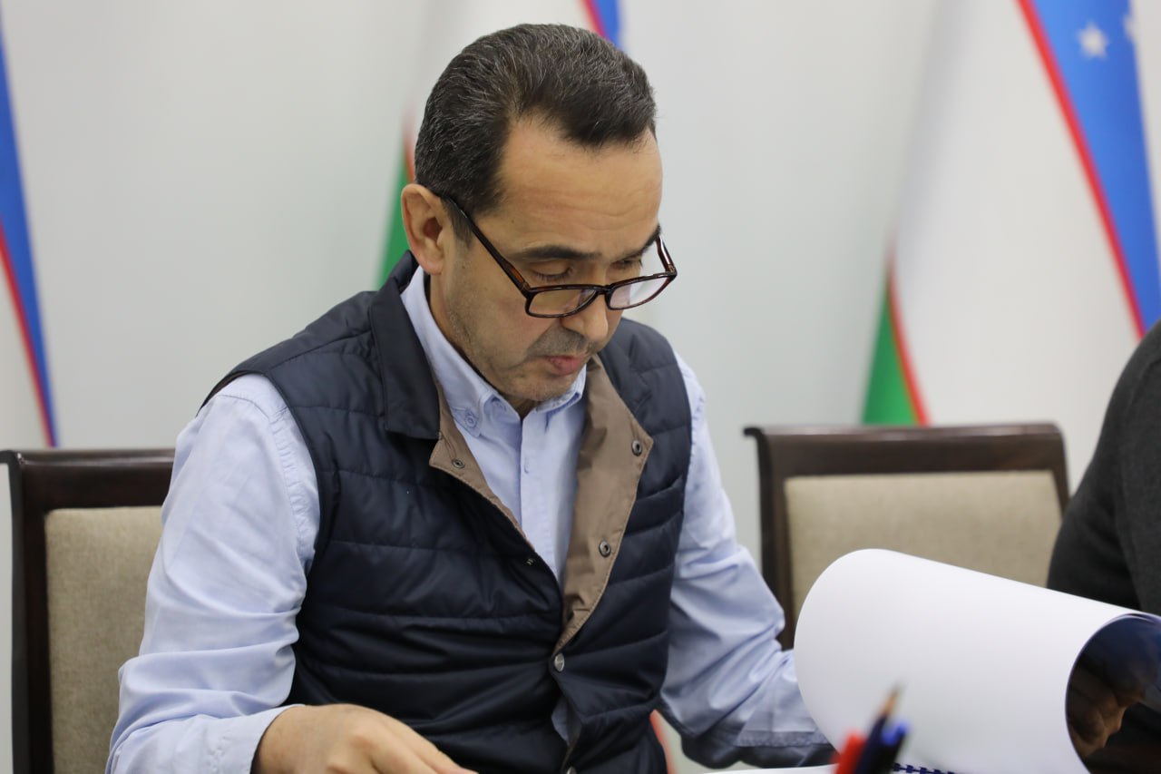 Scientists and researchers from the University of Geological Sciences ...