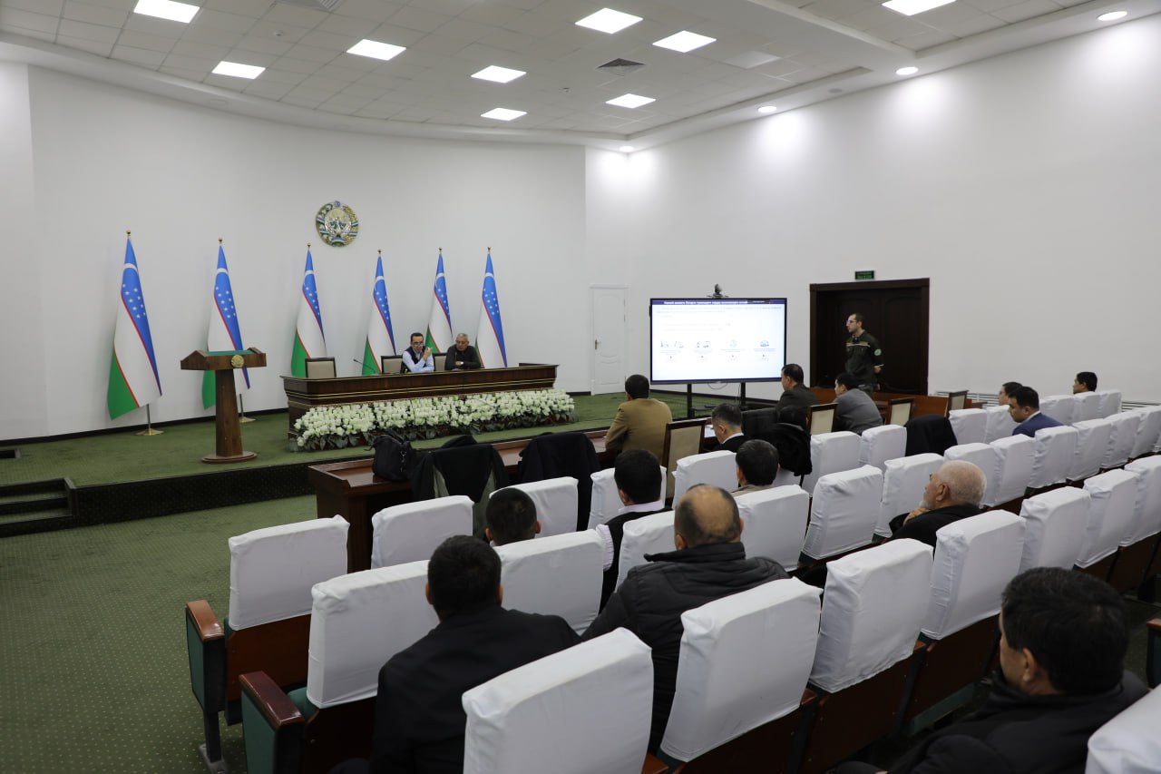 Scientists and researchers from the University of Geological Sciences ...