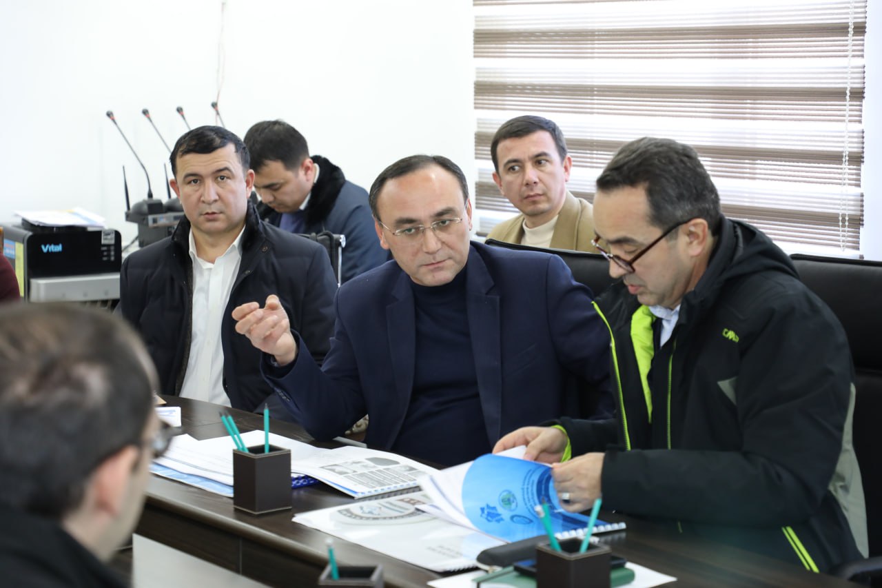 Scientists and researchers from the University of Geological Sciences ...