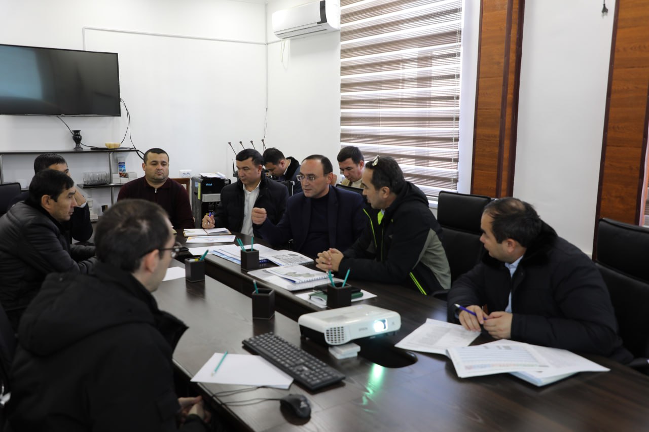 Scientists and researchers from the University of Geological Sciences ...